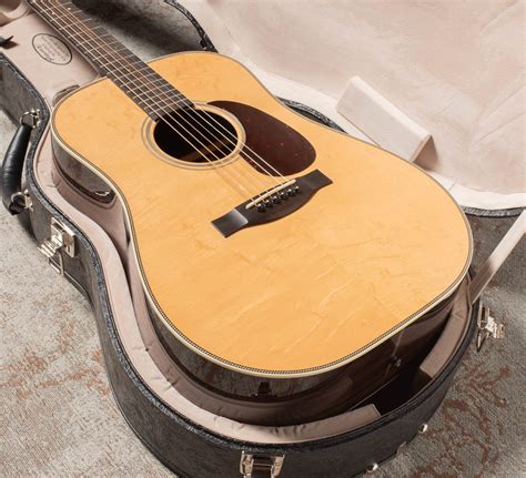 Santa Cruz Brad Paisley Pre War Model Guitar