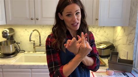 Jennifer Garners Pretend Cooking Show Episode 1 Honey White Bread