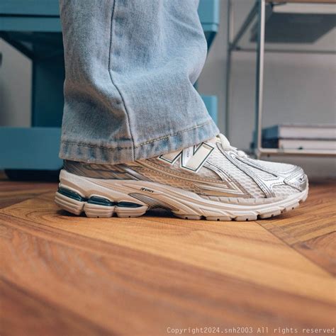 뉴발란스 운동화 1906 화이트 실버 그린 여성 러닝화 여자 봄코디 스니커즈 추천 네이버 블로그