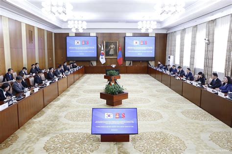 УИХ ын дарга Д Амарбаясгалан БНСУ ын Үндэсний Ассамблейн дарга Ү Вон Шигтэй албан ёсны уулзалт хийв