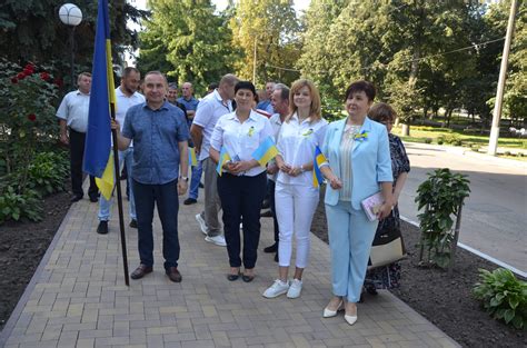 У Глухові підняли Державний Прапор Фото Глухів Info