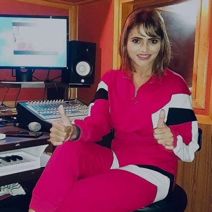 Jinnie Jaaz Age Husband Family Biography