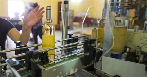Pressure Sensitive Label Machine For Wine Bottle Labeling