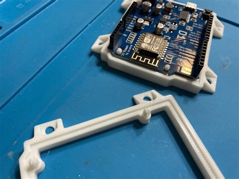Free 3d File Arduino Wemos D1 Mounting Frame 🖼️・3d Printable Model To