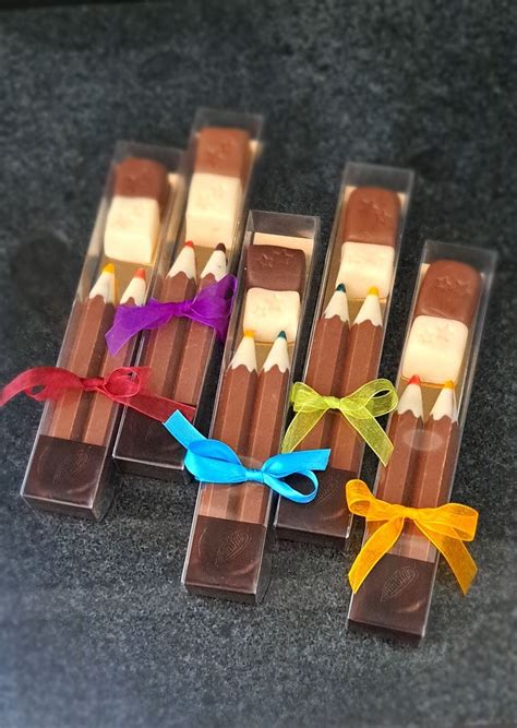 Шоколадови моливи с гумичка