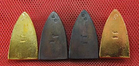 หลวงปู่ทวด พิมพ์เตารีดใหญ่ 4 องค์ เนื้อเปียกทอง เนื้อนวะ เนื้อผิวไฟ เนื้อสตางค์เเดง วัดในหาน อ