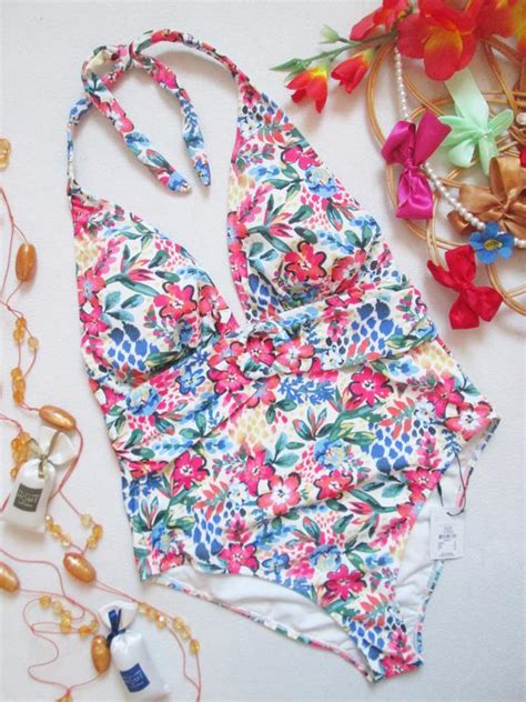 Суперовый слитный купальник в цветочный принт Primark 🌺🍒🌺 — ціна 1300 грн у каталозі Купальники