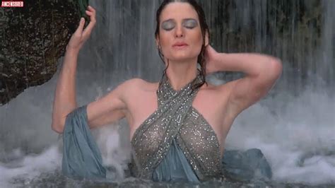 Leslie Wing Nude Pics Page 1