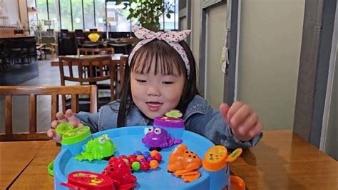 오늘도 신나게 놀아볼까 개구리 사탕 먹기 블랙탑커피 용인 강남대 보드게임 카페 Youtube