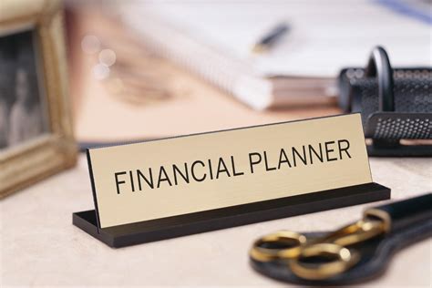 Financial Advisor Vs Financial Planner Know The Difference