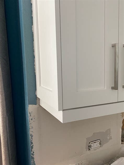 Cabinet Light Rail With Decorative Panels