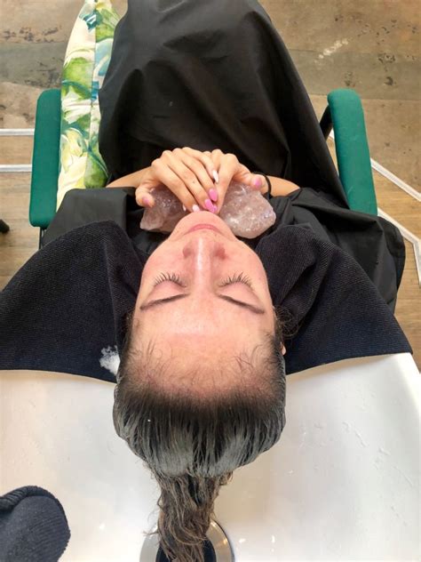 Whats A Full Moon Haircut And Why Should I Get One Purewow