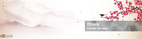 꽃이 만발한 벚꽃 가지 작은 새와 부드러운 슬로프와 안개 낀 산 전통적인 동양 잉크 페인팅 스미e Usin 빈티지 스타일의 고화