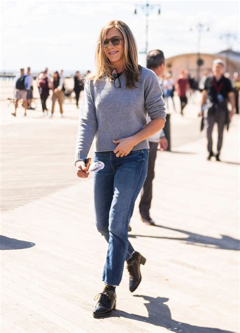 What Is Jennifer Anistons Style