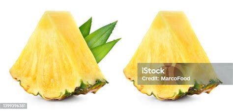 파인애플 슬라이스 분리 흰에 잎으로 파인애플을 자른다 삼각형 과일 조각 피사계 심도 컷아웃에 대한 스톡 사진 및 기타 이미지 컷아웃 슬라이스 파인애플 Istock