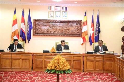 សម្តេចភក្តី សាយ ឈុំ ដឹកនាំកិច្ចប្រជុំគណៈកម្មាធិការអចិន្ត្រៃយ៍ព្រឹទ្ធសភា សារព័ត៌មាន នគរវត្ត