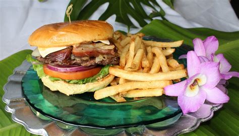 Umekes Fish Market Bar And Grill Kailua Kona Menu Prices And Restaurant