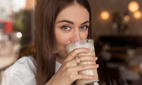 Вчені зясували скільки чашок кави в день шкідливо для здоровя Новости Section Ukr Net
