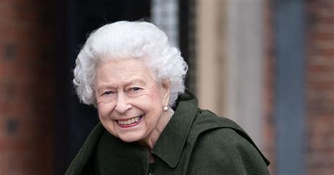 Провела на троне 70 лет: умерла королева Великобритании Елизавета II
