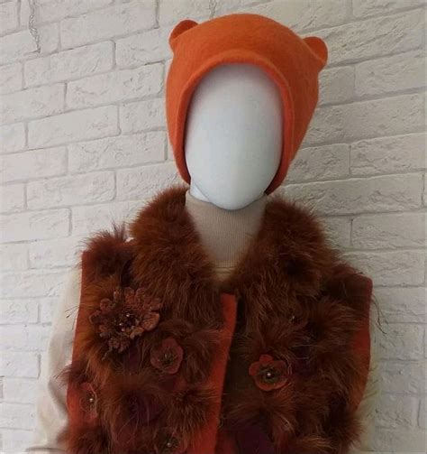 Купить Валяная шапочка с ушками Багрянец подарок девушке шапочка с ушками Валяная шапочка