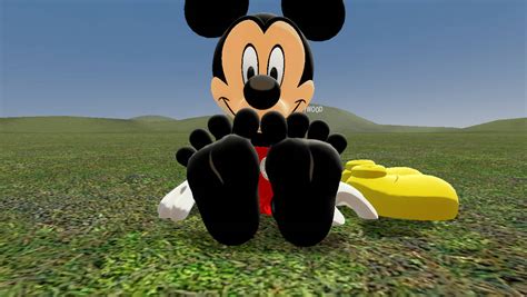 Mickey Mouse Showing His Feet7 By Militaryrabbit On Deviantart