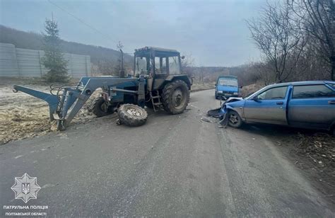 ДТП на вулиці Війська Запорозького під час обгону трактора Газель зіткнулася з легковиком