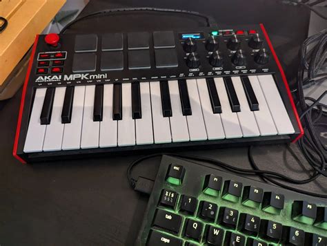 Se Produkter Som Liknar Akai Mpk Mini Mk3 Midi Keyboard På Tradera 646248463