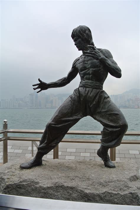 Bruce Lee Statue