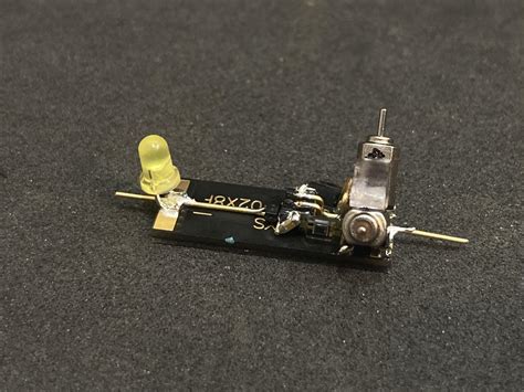 Tiny Beam Robot Smiles Big At The Sun Hackaday