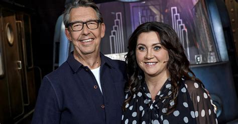 Hasse Aro Ber Om Ursäkt Efter Missen I Sändning Svensk Dam