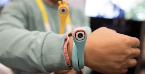 Meet Flex Cam Pic Flexible Selfie Camera Geeksnewslab