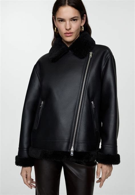 Дубленка Mango Adri цвет черный Rtladu147401 — купить в интернет магазине Lamoda