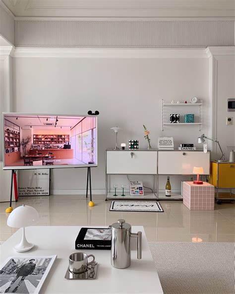 ʏᴇɴɴɪ🤍 집꾸미기 인테리어 제품협찬 귀여운 조명 추가 ️ Remember 프리츠 테이블램프 요건 코랄 색상인데 요즘 이렇게 포인트 되는 컬러가 예쁘더라구요 여기