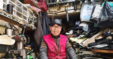 감동한 손님들 거스름돈 안 받는다구둣방 부부의 19년 기부