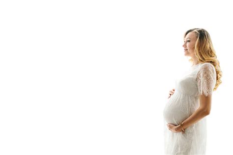 아름 다운 성인 임신 여자입니다 아기를 기다리고 있습니다 임신입니다 케어 부드러움 모성 출산입니다 흰색 배경입니다 가정 생활에 대한 스톡 사진 및 기타 이미지 Istock