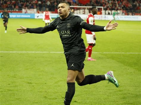 Kylian Mbappe Makes Bold Cristiano Ronaldo And Messi Claim After