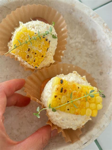 연화박 여름디저트 옥수수치즈케이크 언제부터 만들고 싶었던 케이크를 굽습니다 여름스러운 옥수수를 듬뿍 넣어 달큰하고 촉촉한 바스크치즈케이크 끼리크림치즈를 듬뿍