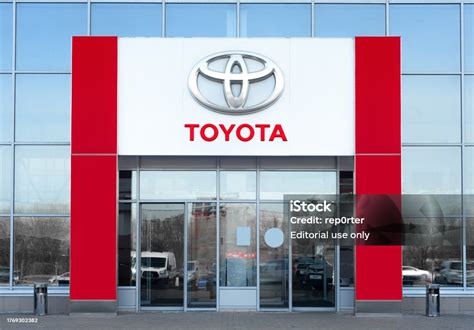 トヨタ自動車ディーラーのファサード トヨタ自動車のストックフォトや画像を多数ご用意 トヨタ自動車 ロゴマーク 自動車ショールーム