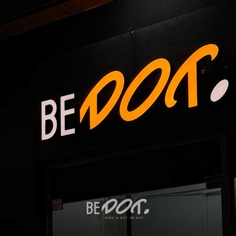 사인비닷 간판 간판디자인 로고디자인 간판제작시공 쨍한 주황색이 돋보이는 사인비닷의 간판입니다🔥로고브랜딩이 확실하면 간판도 200 빛을 발하는데요 로고를