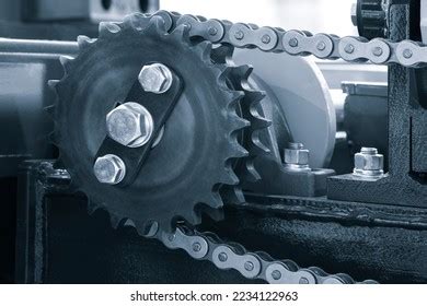 컨베이어 벨트의 기어 체인 드라이브 샤프트는 스톡 사진 2234122963 Shutterstock
