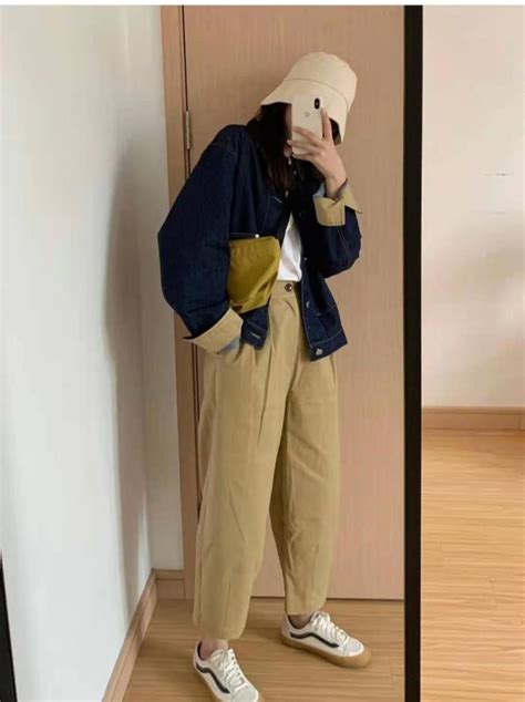 卡其色裤子配什么颜色上衣（卡其色裤子搭配什么颜色上衣）可可情感网