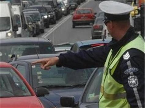 Хванаха 14 годишен да шофира краден автомобил