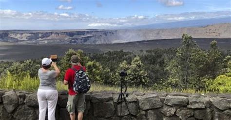 하와이 화산국립공원 135일만에 문열어경이로운 분화구 장관
