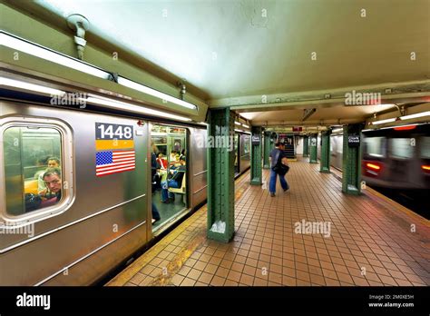 Underground New York Cecile Rossant In Berlin Wdxo