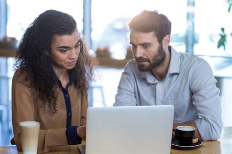windows 365 vs azure virtual desktop which makes more sense