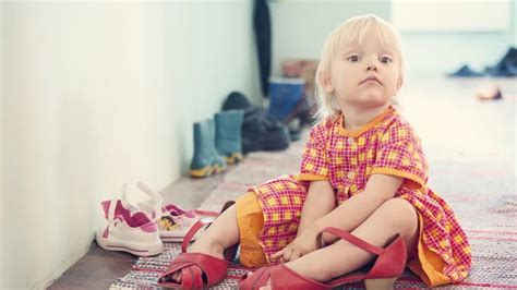 Papas Jugando Con Sus Hijas