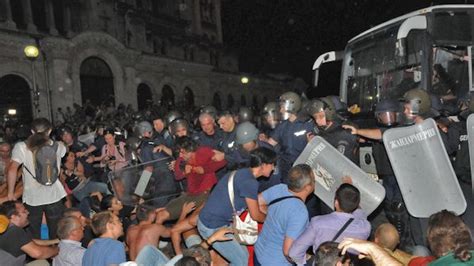 Полицай обвинен в побой над протестиращи срещу кабинета Орешарски осъди прокуратурата Новини бг