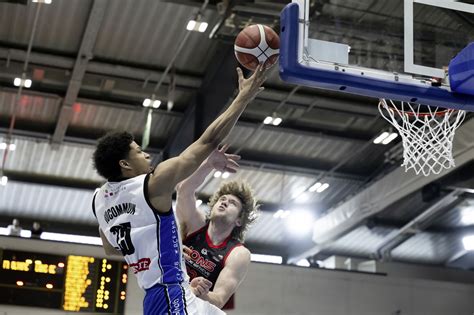 Olympic Startet Mit Kantersieg In Den Halbfinal Freiburger Nachrichten