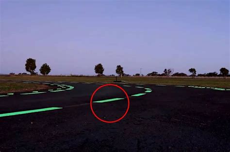 موفقیت خط‌کشی‌های شب‌تاب در استرالیا؛ جاده‌های بیشتری شب‌ها درخشان می‌شوند