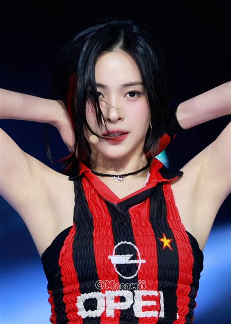 ITZY Ryujin KPOP NSFW